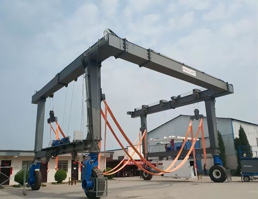 Blue Color Gantry Boat Lift Crane 20 Tons For Shipbuilding Industry